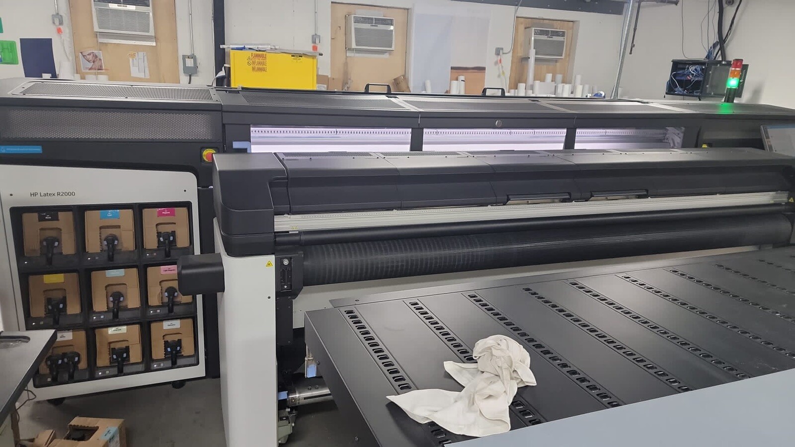 HP Latex R2000 98” Wide Format Printer USED Great Working Condition ...