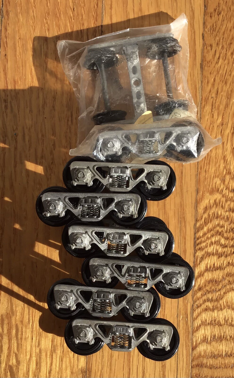 QUALITY CRAFT O SCALE SPRUNG TRUCKS (4 PAIRS) , METAL SIDE FRAMES #700 ...