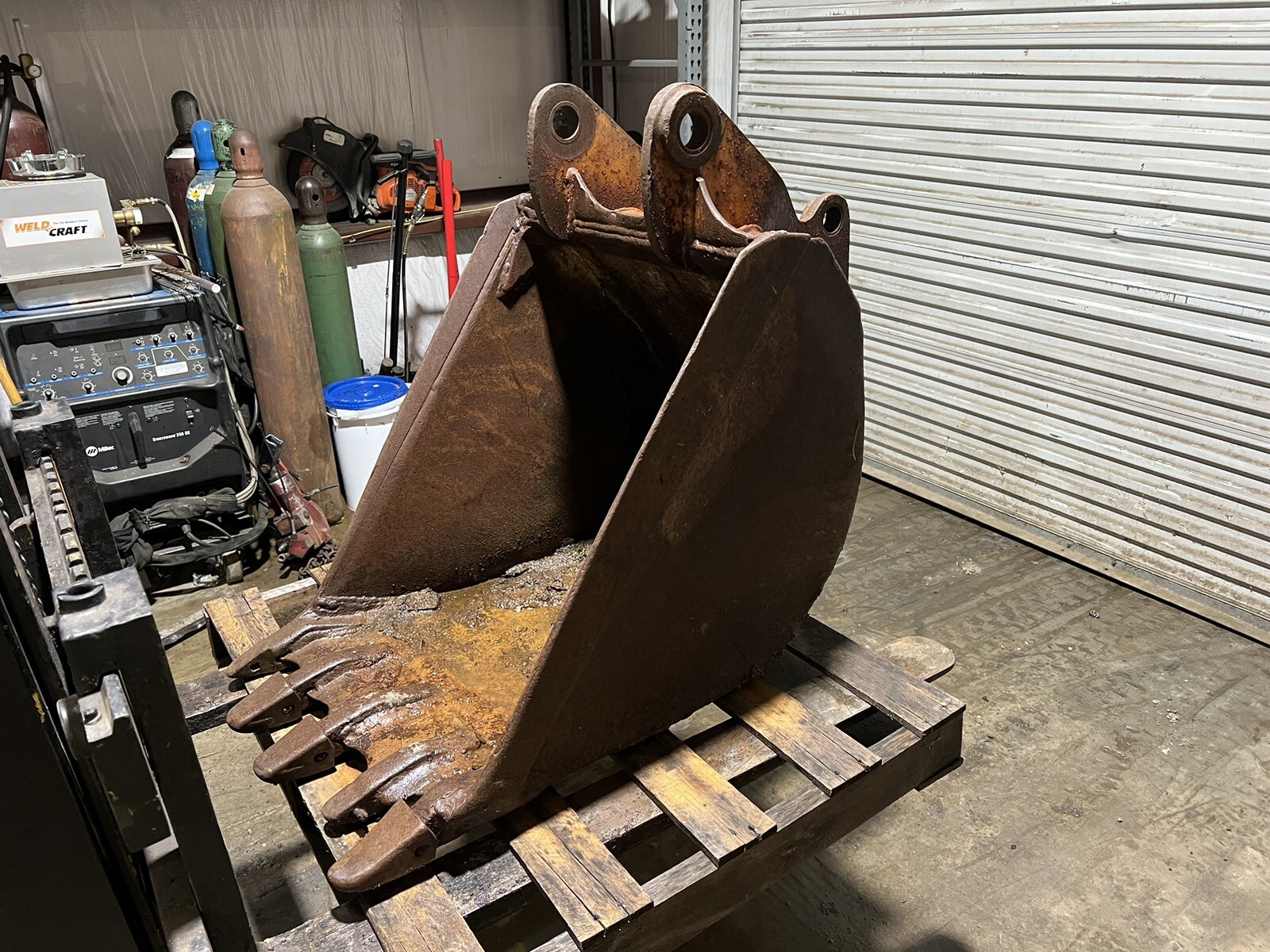 24” Digging Bucket - Case 580K, 580L & 580M - Used Bucket | eBay