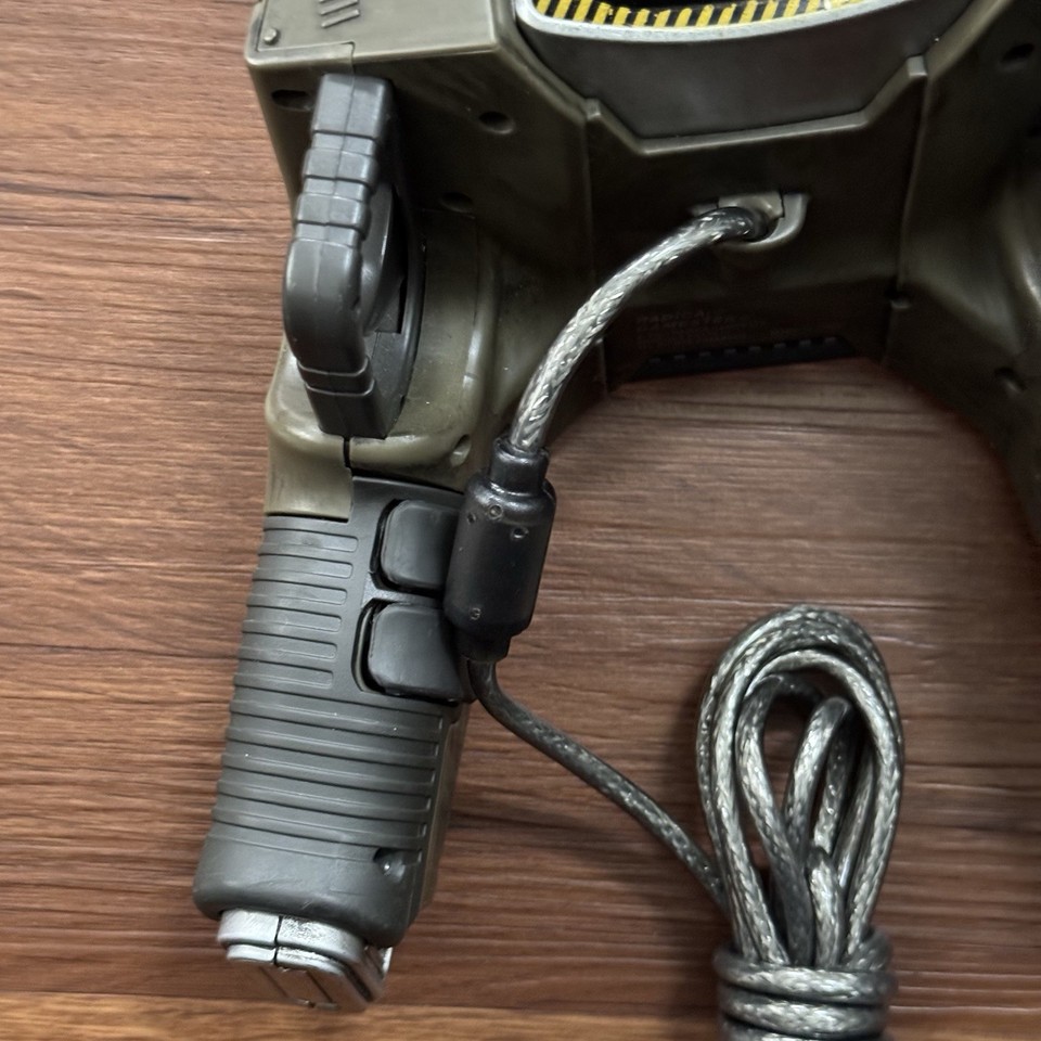 Radica Gamester FPS Master Pistol Grip Wired Controller for Original ...