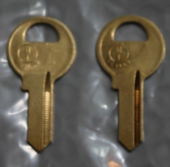 A351 - A600 2-Replacement Keys Master Padlock Lock Cut To Key Code A351 ...