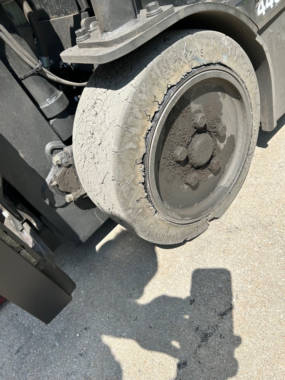 2020 Raymond 4460-30 3000 lb Cap. Electric Forklift 3 Stage Mast. ONLY ...