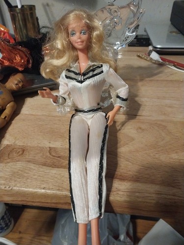 Vintage 1980 Winking Western Superstar BARBIE DOLL | eBay