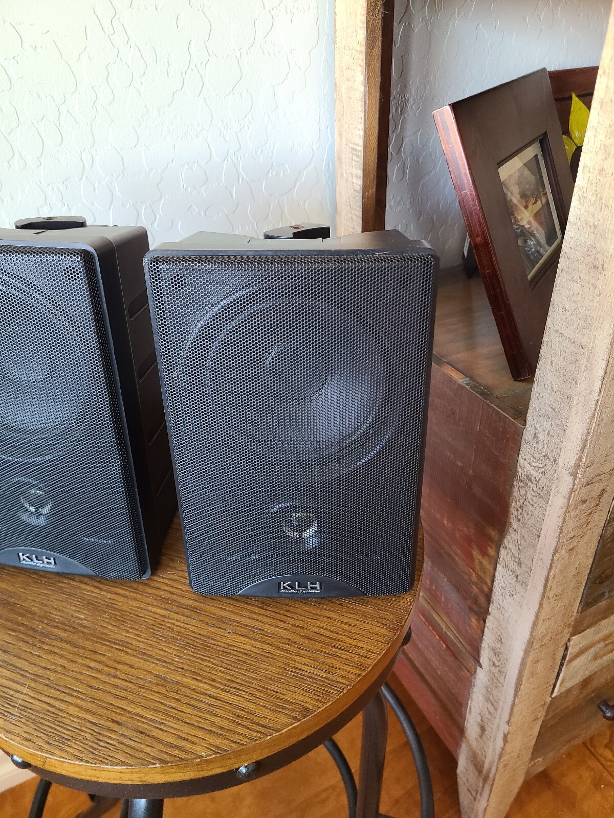 (2) KLH AUDIO HD-53B Shielded Stereo Indoor and Outdoor Speakers With ...