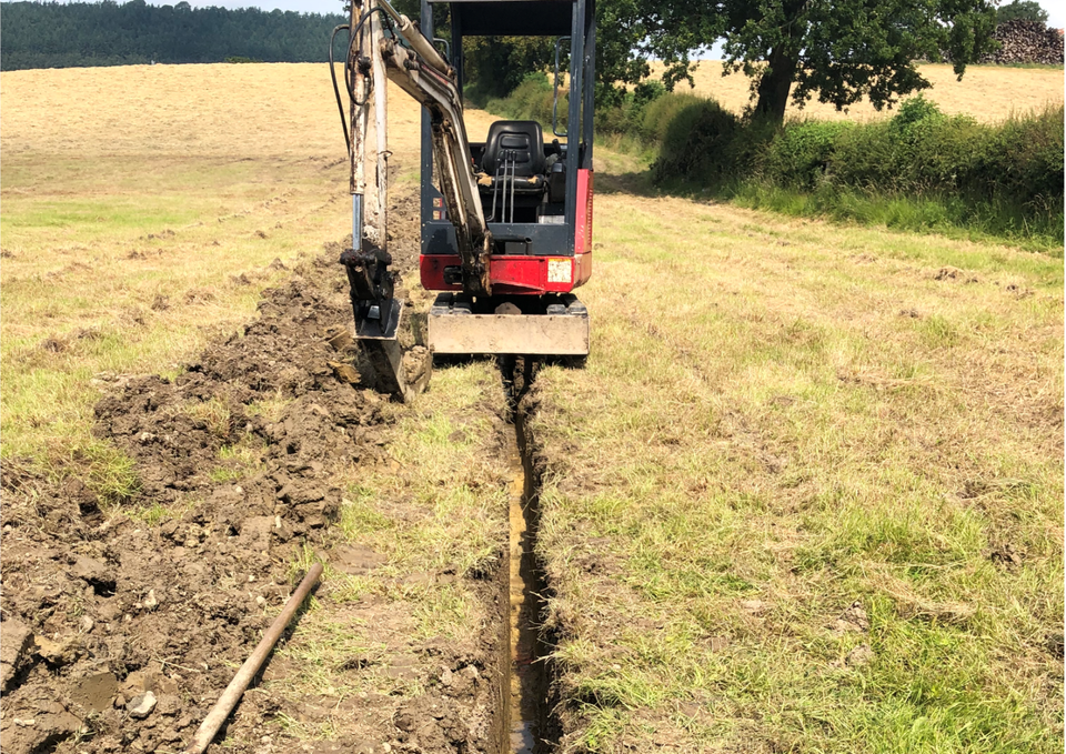 80mm Mini Digger cable deep dig bucket 1 to 1.9 ton excavators c/w pins ...