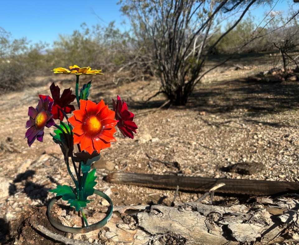 Handcrafted Rustic MINI Metal Flower Bouquet Vibrant Yard Art Flowers ...