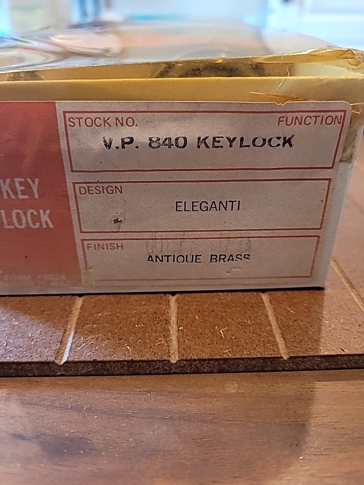 Weslock Eleganti Keylock entry door knob 840 Antique Brass Design ...