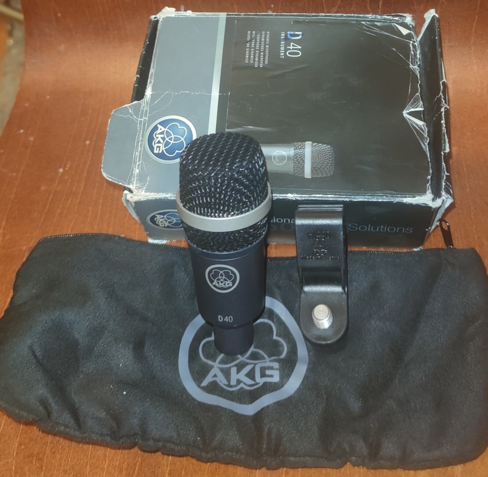 AKG D40 dynamic mic + H440 Drum rim mount used only few hours in home ...