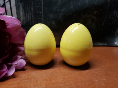 Vintage Yellow Eggs Salt and Pepper Shakers 311 | eBay