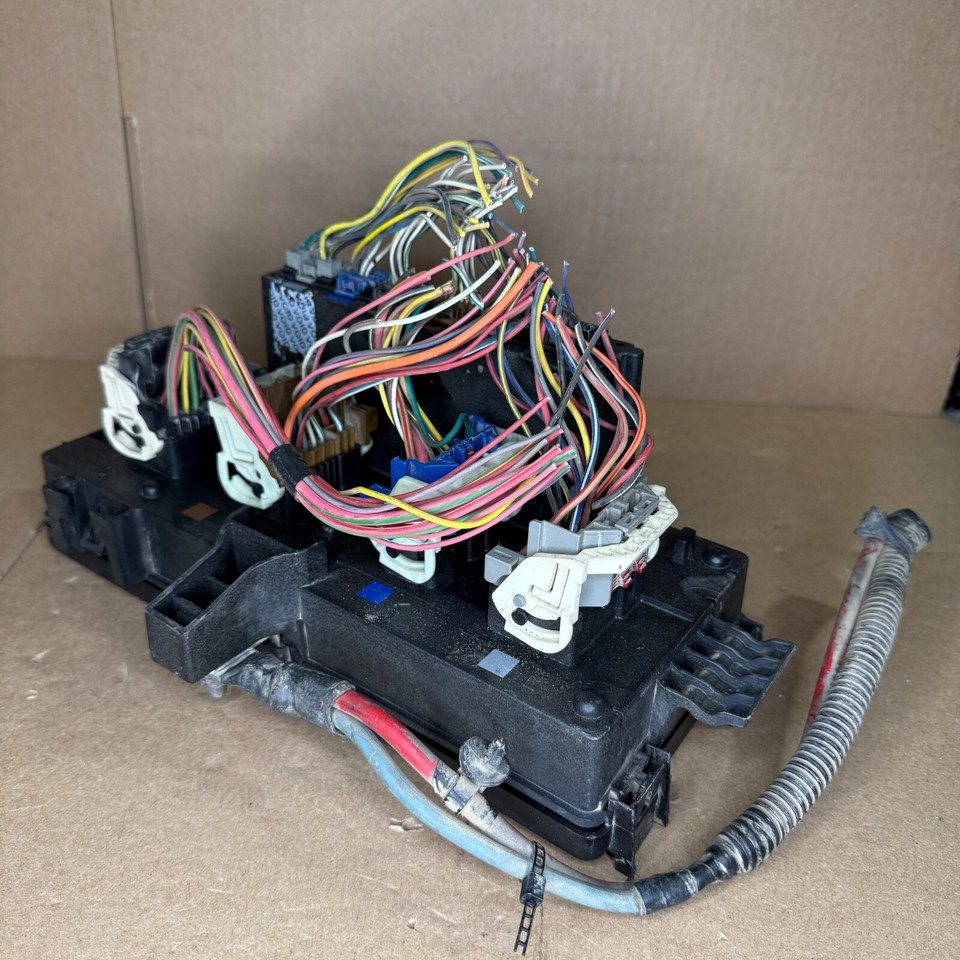 2006 06 Dodge Ram TIPM Totally Integrated Power Module Fuse Box 599-923 ...