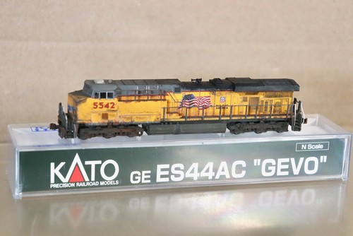 KATO 176-8902 LOCOMOTIVE GE ES44AC GEVO WEATHERED UNION PACIFIC UP 5542 ...
