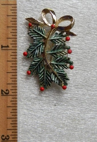 GERRY'S Christmas Pin Red & Green MISTLETOE GOLD RIBBON Costume Jewelry ...