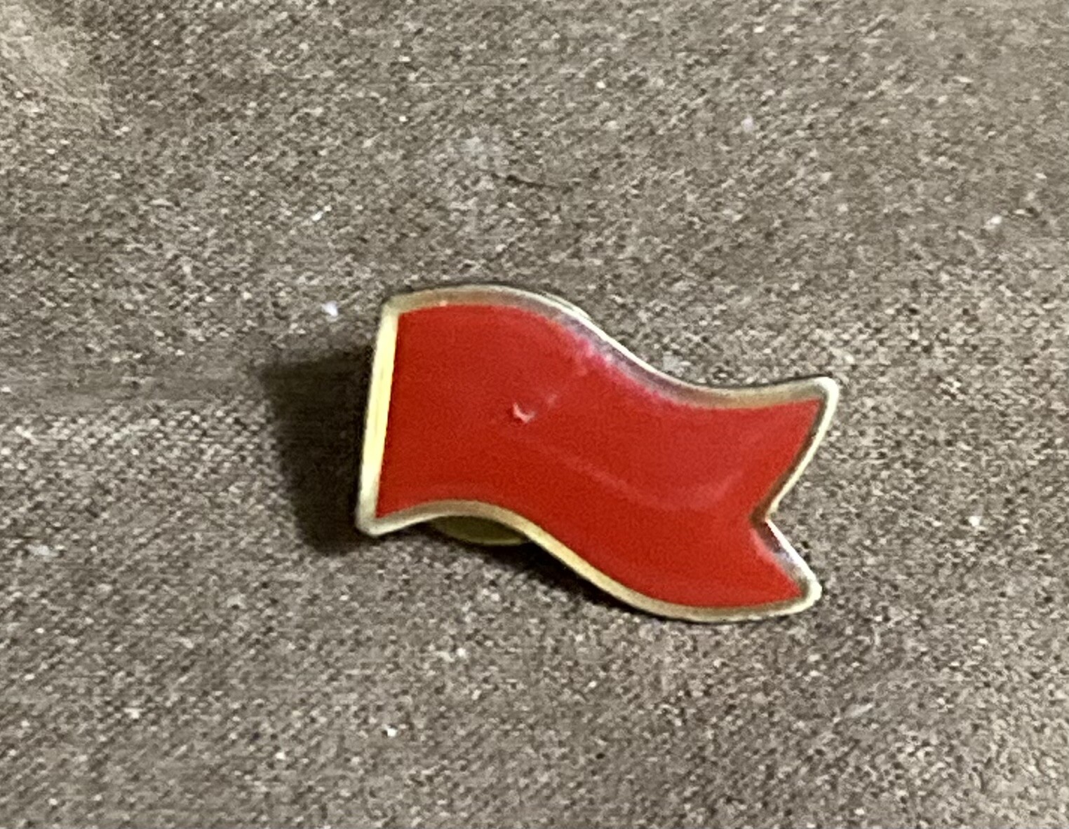 Red Ribbon Lapel Pin Enamel Gold Tone Drug Prevention C185-43 | eBay