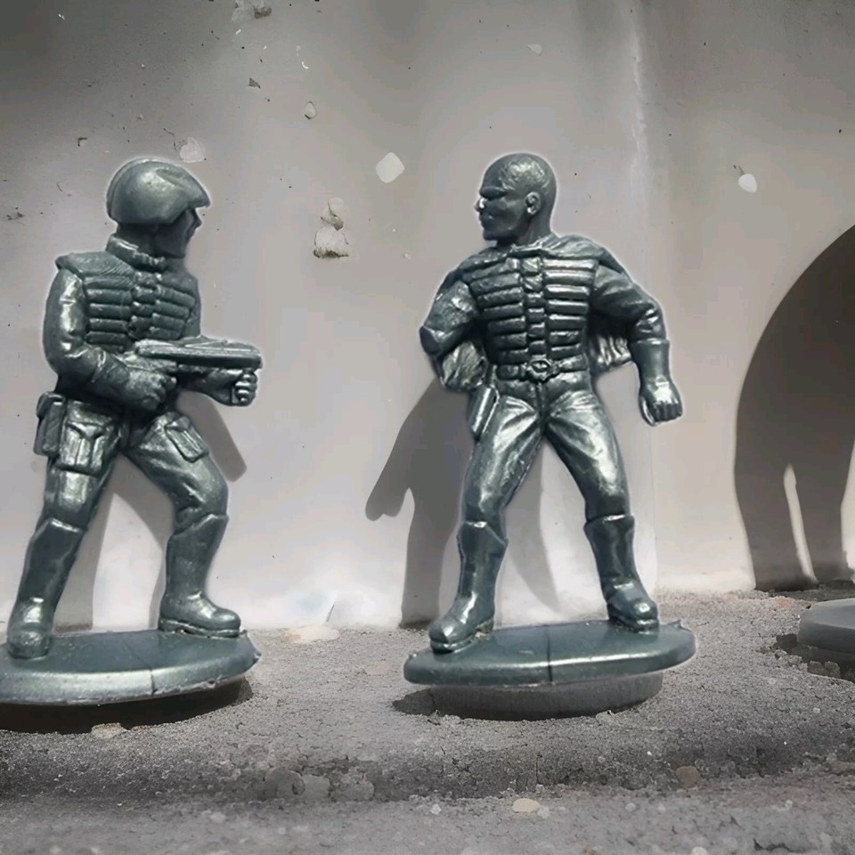 Marx spacemen figures 38mm tall | eBay