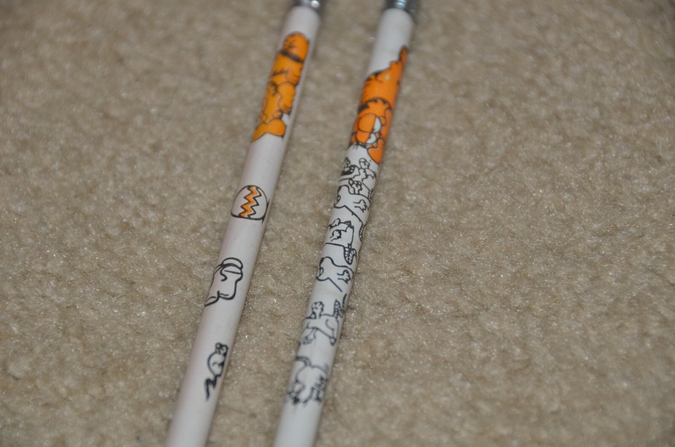 2 VINTAGE COLLECTIBLE UNUSUAL GARFIELD CAT MICE MOUSE #2 LEAD ...