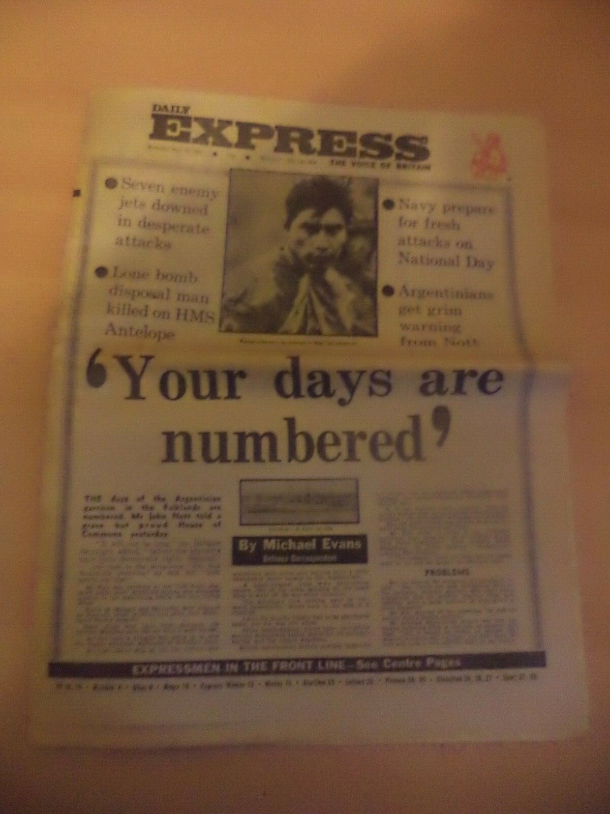 OLD VINTAGE ORIG NEWSPAPER 1980s daily express 25 may 1982 falklands ...