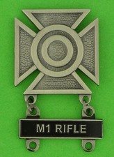 Army Sharpshooter Marksmanship Badge & M-14 Qualification Attachment ...