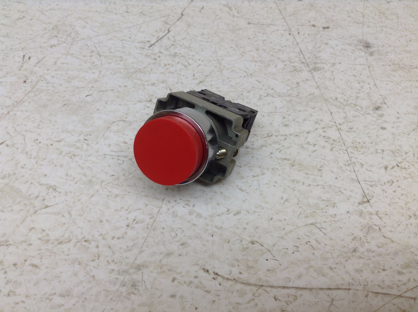 Telemecanique ZB2-BE102 Red Momentary Push Button Assembly ZB2 ZB2BE102 ...