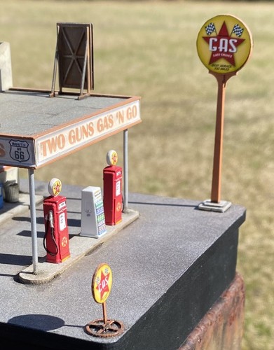 HO Scale Gas Station Accessories Kit by Showcase Miniatures (2359) | eBay