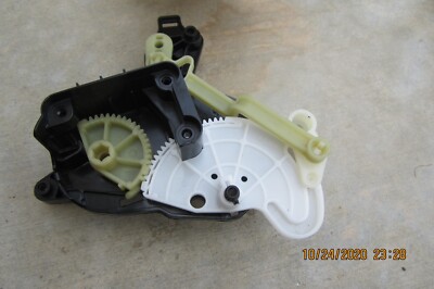 NEW MERCEDES-BENZ C W203 HEATER LEFT OPERATING LEVER A2038300140 OEM | eBay