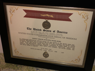 COMMEMORATIVE MEDAL OF FREEDOM CERTIFICATE W/GOLD PLAM (1940-65 ISSUE ...