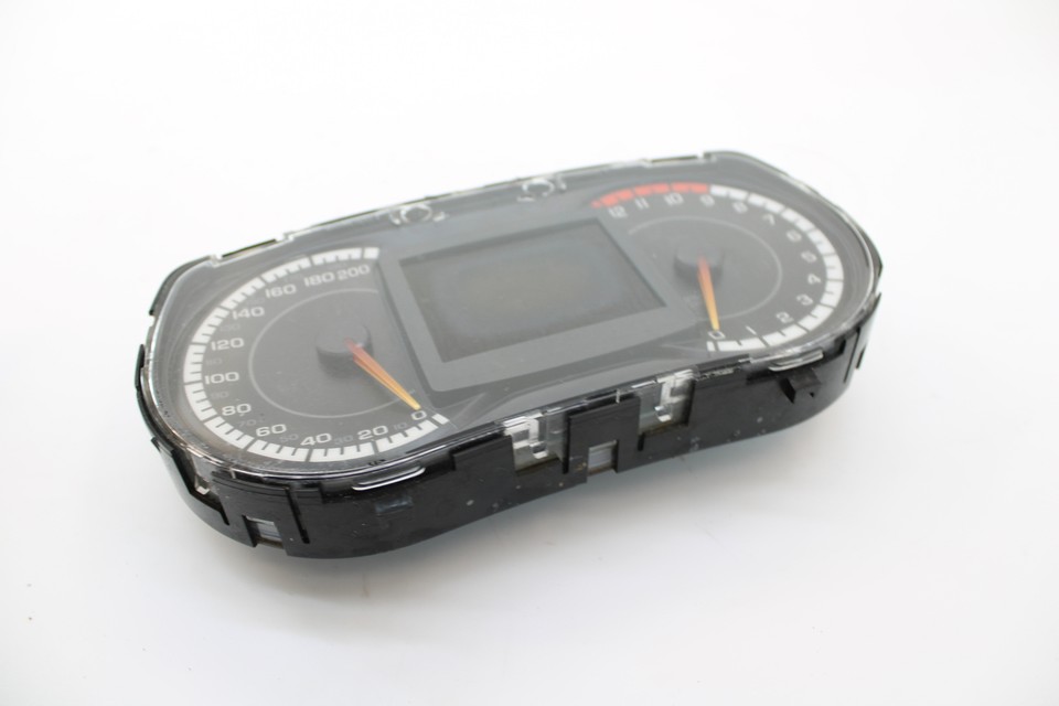 10-12 Spyder RT SPEEDO SPEEDOMETER DISPLAY GAUGES CLUSTER TACH 8K MILES ...