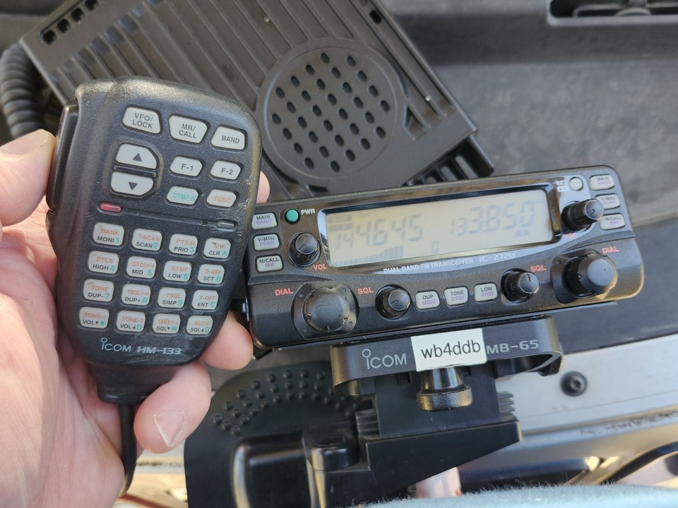 IC-2720 Icom Transceiver HM-133 UHF Ham Radio Lot IC-2720H Mount ...