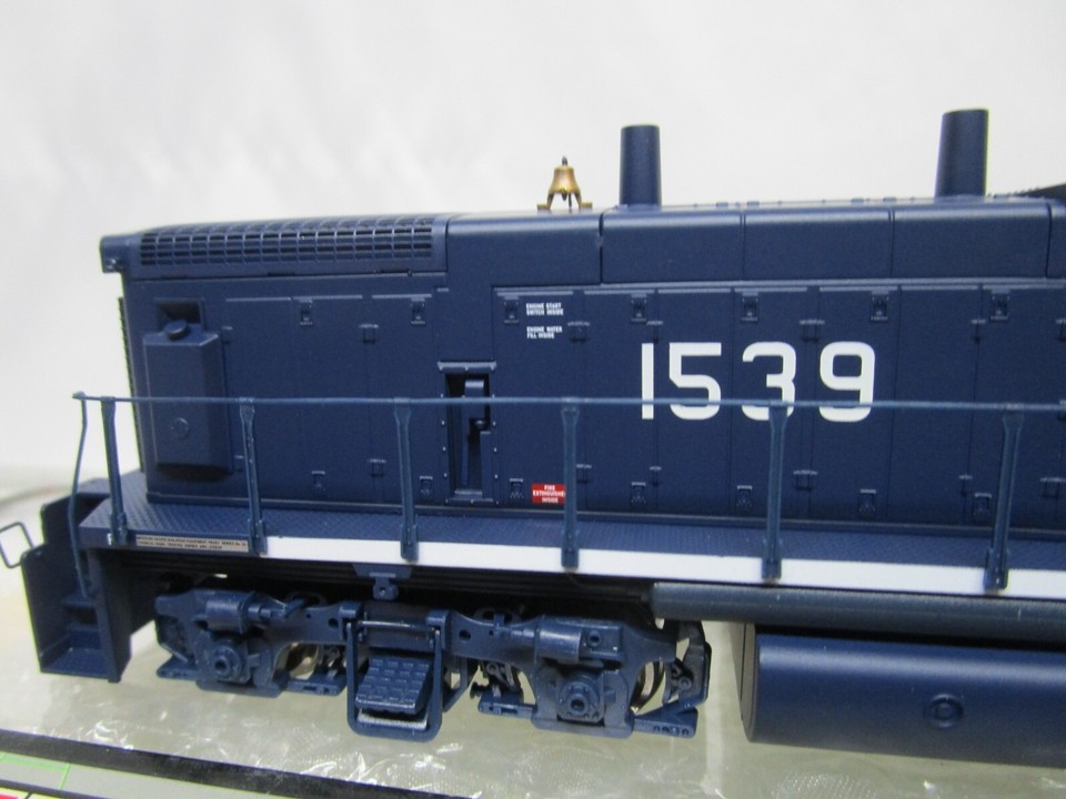 Atlas Silver HO MP Missouri Pacific MP15DC Diesel Locomotive #1539 DCC ...