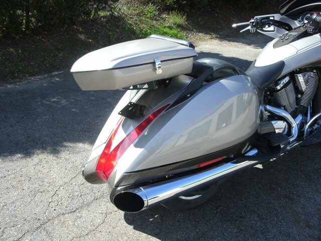 Victory Cross Country Fiberglass Tour Pack Trunk W/ Latches & Back Rest ...