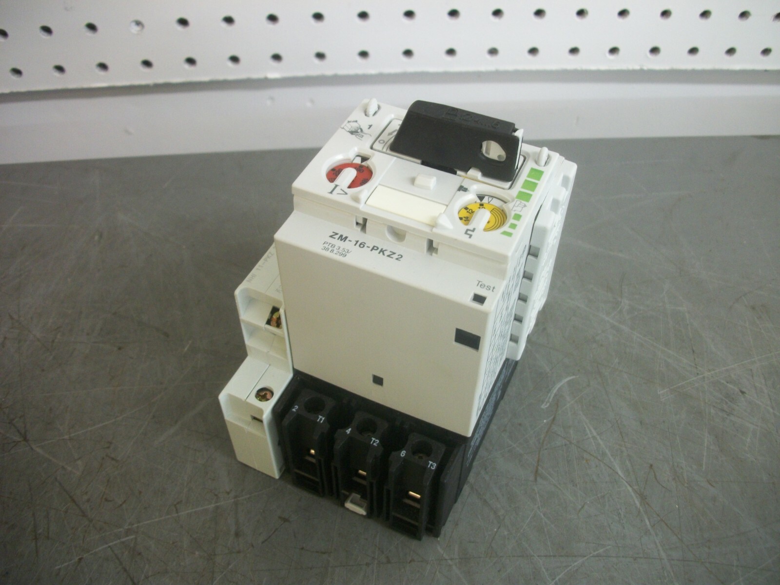 KLOCKNER-MOELLER PKZ2 MOTOR PROTECTOR CIRCUIT BREAKER ZM-16-PKZ2 10 ...