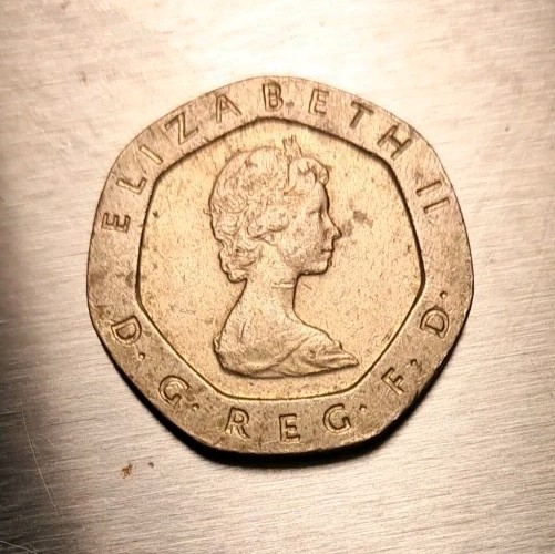 1982 Queen Elizabeth - Twenty Pence Coin - Very Rare - Beautiful Piece ...