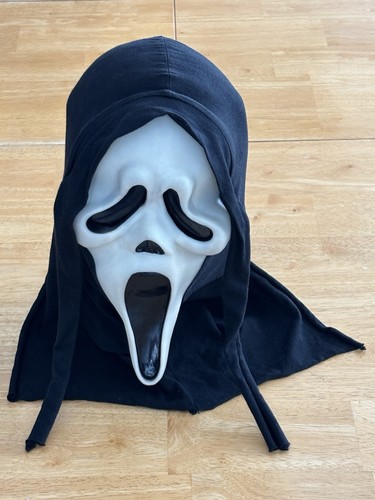 Gen 1 GhostFace Mask Fun World Div Fantastic Faces Scream Glow Cotton ...