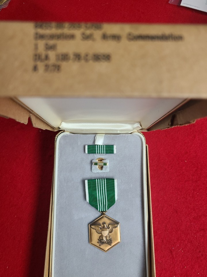 Vietnam Era (7/78) Army Commendation Medal, Ribbon, Lapel Pin Box Set ...