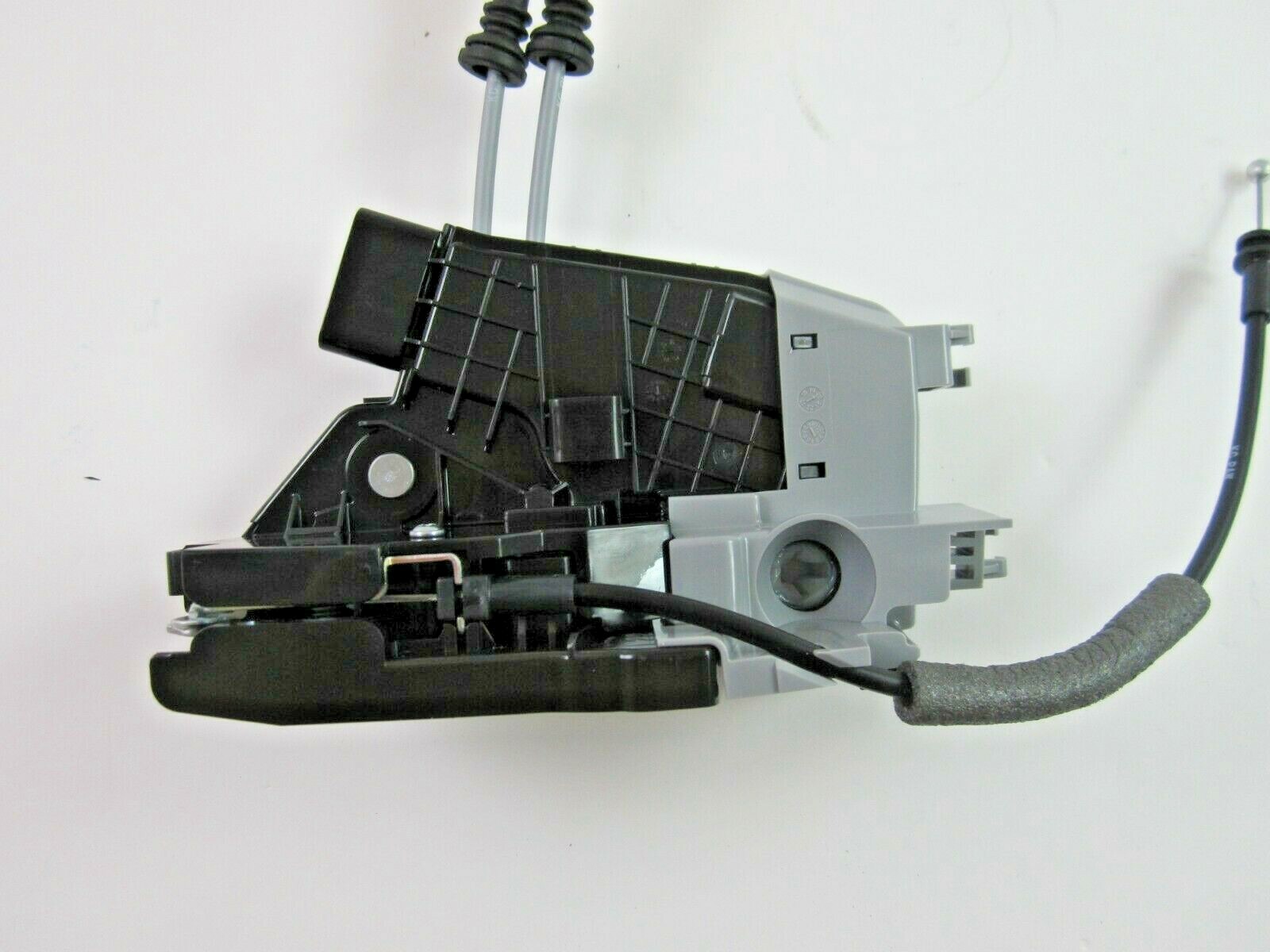 Genuine Front Door Lock Actuator LEFT for 2016-2021 Hyundai Tucson ...