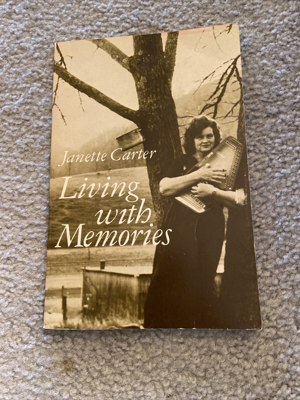 Living with Memories by Janette Carter (Trade Paperback) 9780961194208 ...