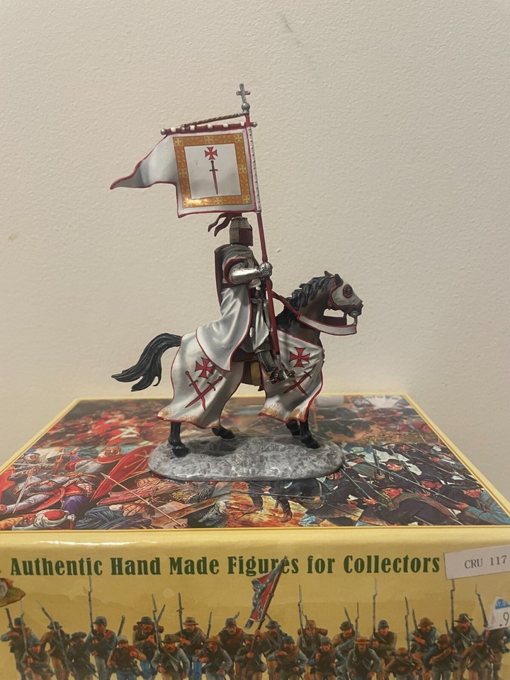 CRU117 Teutonic Livonian Sword Standard Bearer First Legion Crusader ...