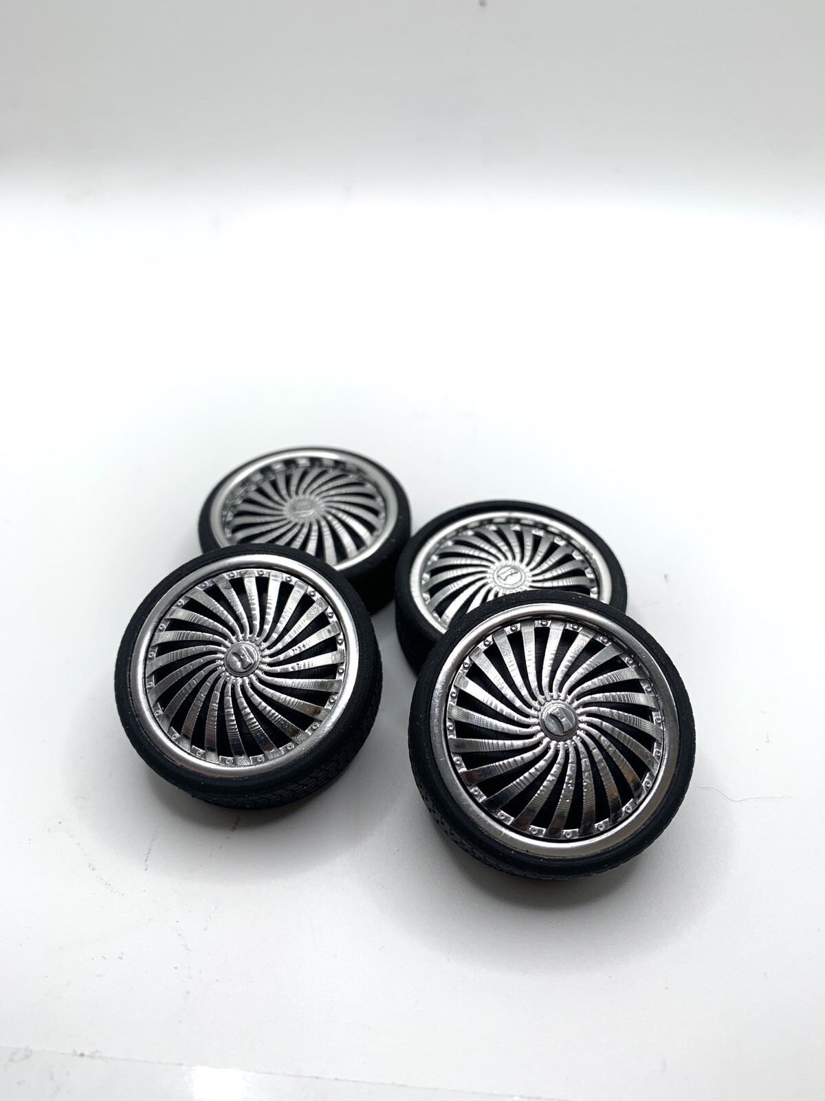 1:25 26” Swish Floater Spinners Wheels on Low Profile Tires. | eBay