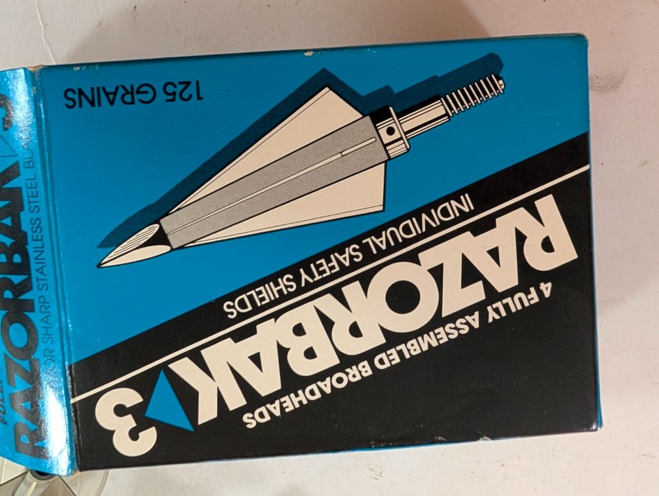 Incomplete Set of RazorBack 3 Broadheads | eBay