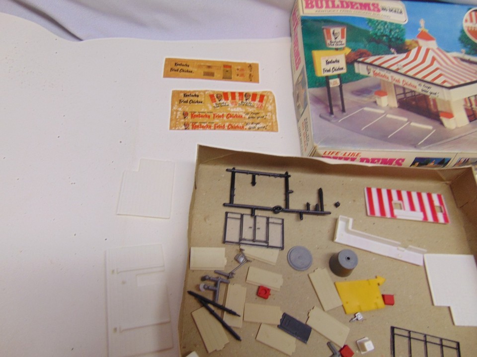 (5) HO Scale Plastic Buildings KFC Farm, RICO Station Chemical Plant ...