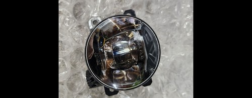 2017-2020 Maserati Levante front fog LED light right left OEM 670033497 ...