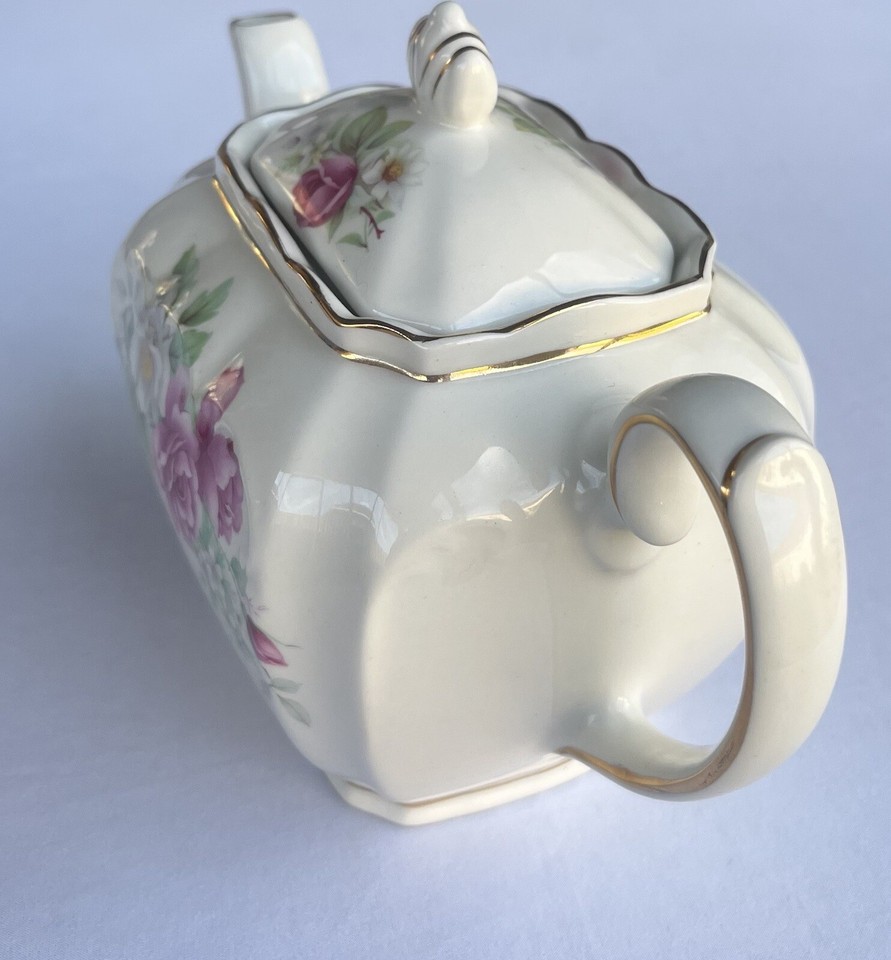 Vintage Windsor Made in England Floral Teapot w/Lid Gold Trim | eBay