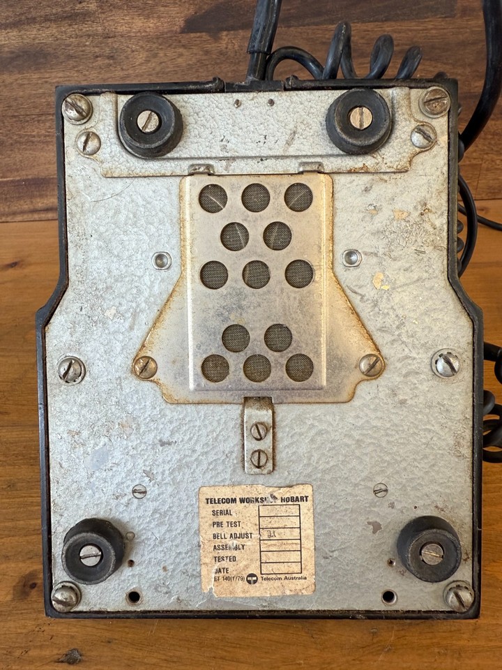 VINTAGE BAKELITE PMG/TELECOM ET 140 1/79 MAGNETO TELEPHONE, PHONES ...