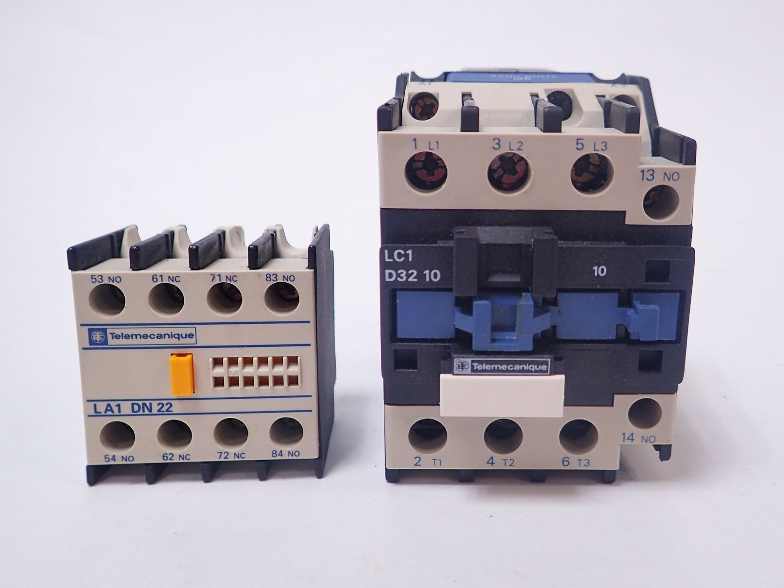 TELEMECANIQUE LC1 D3210 220V 3-POLE 32A CONTACTOR w/ LA1 DN22 CONTACT ...