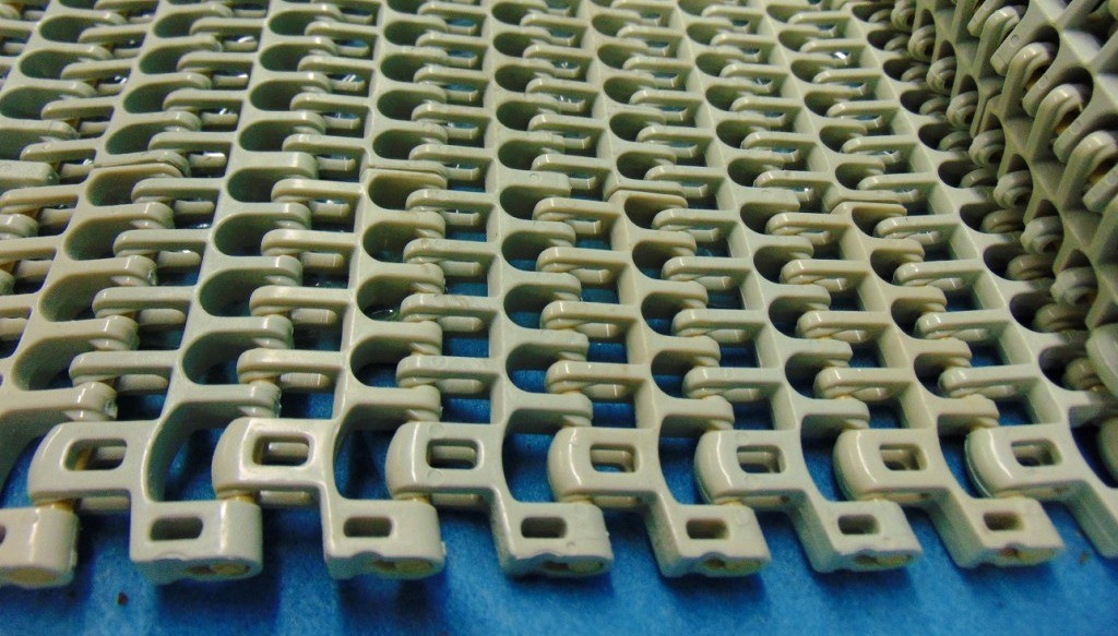 KVP/HABASIT CONVEYOR BELT, 1F10RGA0330N0, FLUSH GRID 1" PITCH, 33" X 7 ...