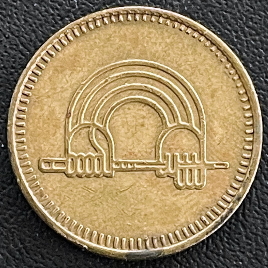 Family Billiard World Arcade Game Pool Playing Original Token Gaming ...