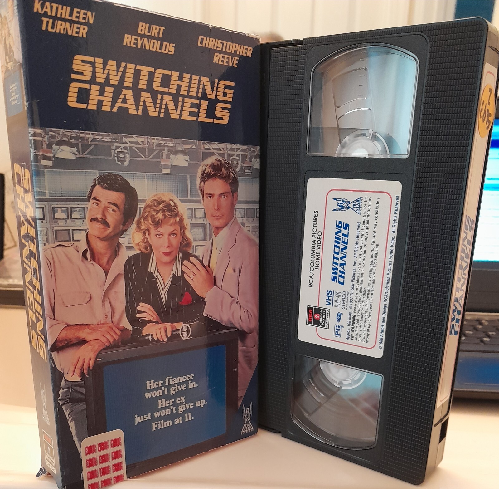 vhs SWITCHING CHANNELS 1988 RCA Columbia Burt Reynolds Kathleen Turner ...