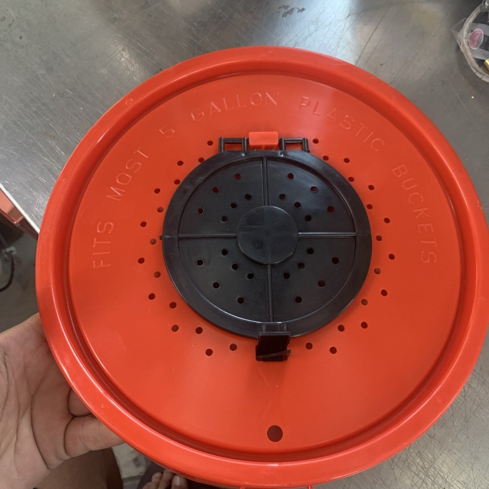 Gator 5 Gallon Live Bait Bucket Lid | eBay