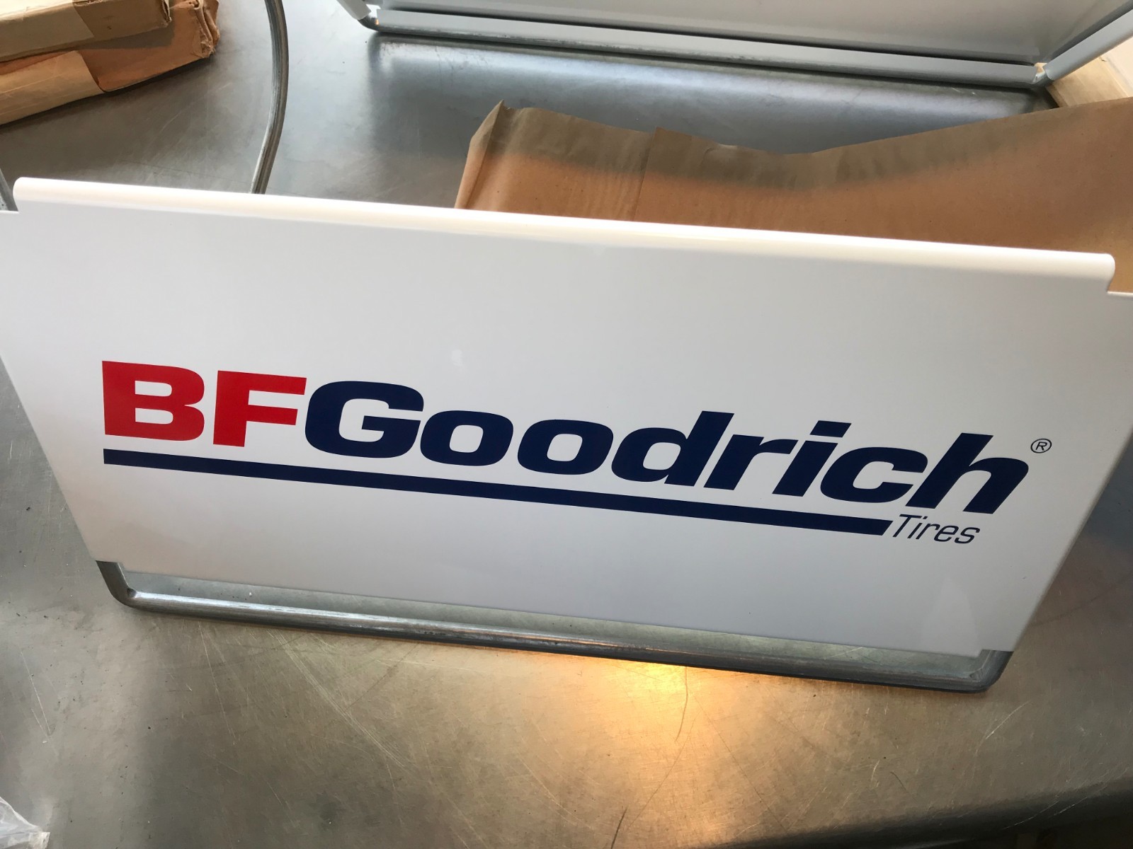 BWP20918 GENUINE BF Goodrich Tire Display Stand Sign Heavy Duty Truck ...