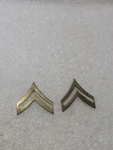 U.S. ARMY CHEVRON: CORPORAL: CPL GOLD TONED PAIR SINGLE POST CLUTCH ...