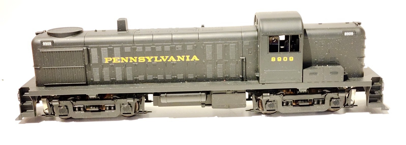 WEAVER HI-RAIL RS-3 DIESEL LOCOMOTIVE ENGINE # 8909 PENNSYLVANIA # 5501 ...